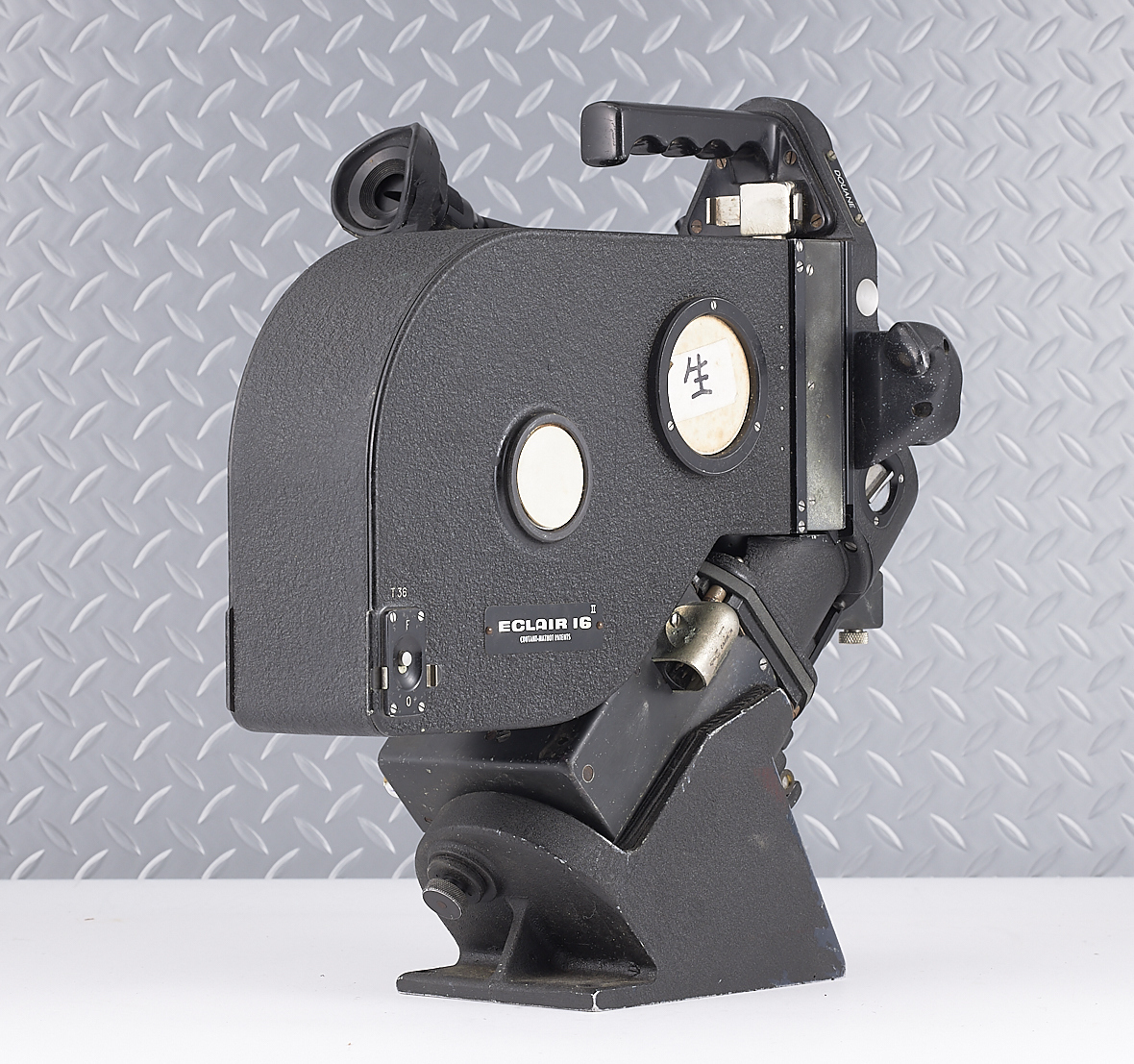 ECLAIR エクレール 16mm ムービー フィルムカメラ(8ミリ)｜売買されたオークション情報、yahooの商品情報をアーカイブ公開 ...