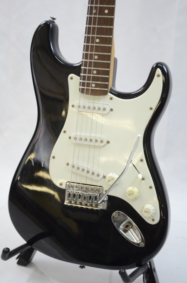 Squier/スクワイヤー/スクワイア by Fender エレキギター Stratocaster 5000円(フェンダー)｜売買された ...