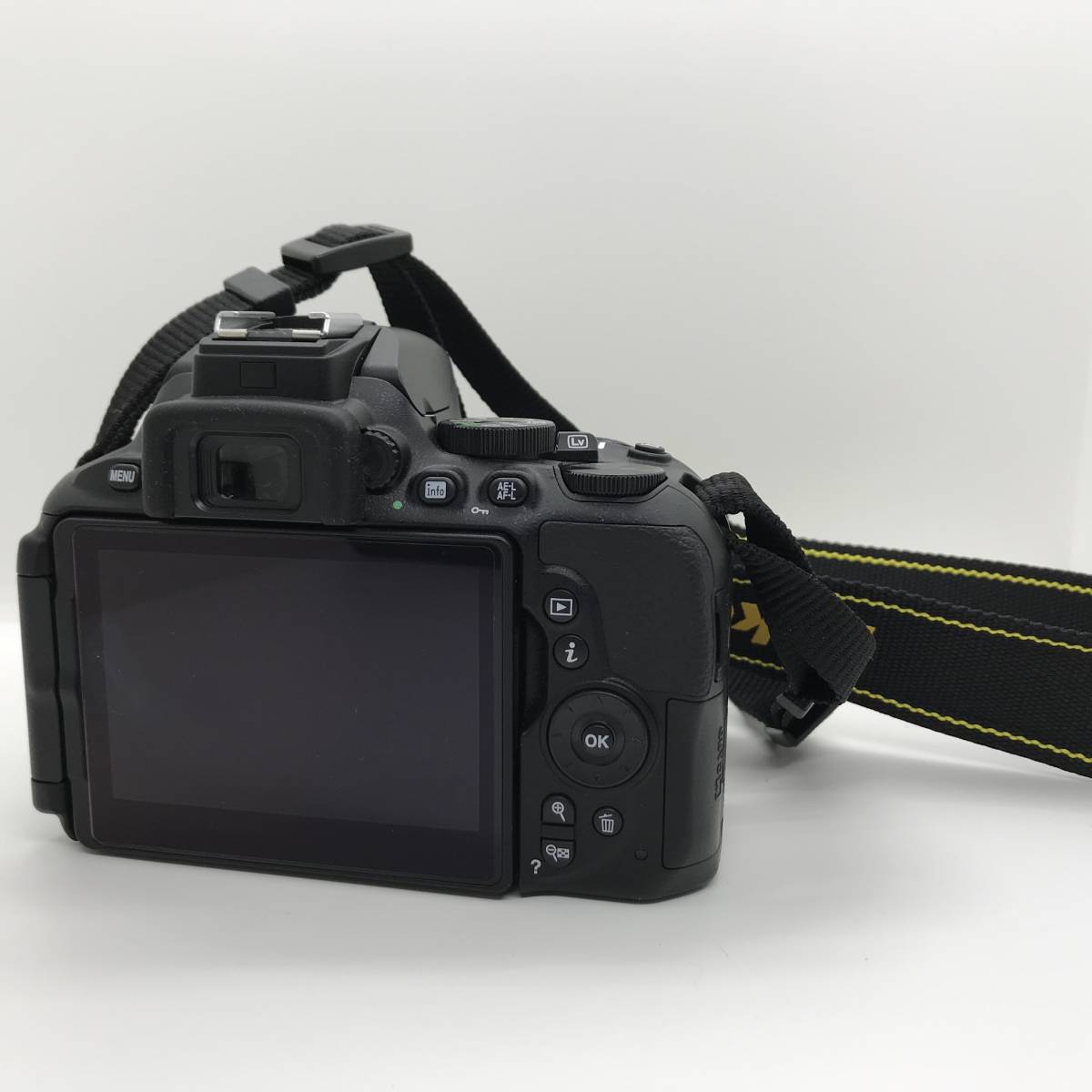 ニコン D5600 ボディ ショット数467枚(ニコン)｜売買されたオークション情報、yahooの商品情報をアーカイブ公開 - オークファン（aucfan.com）