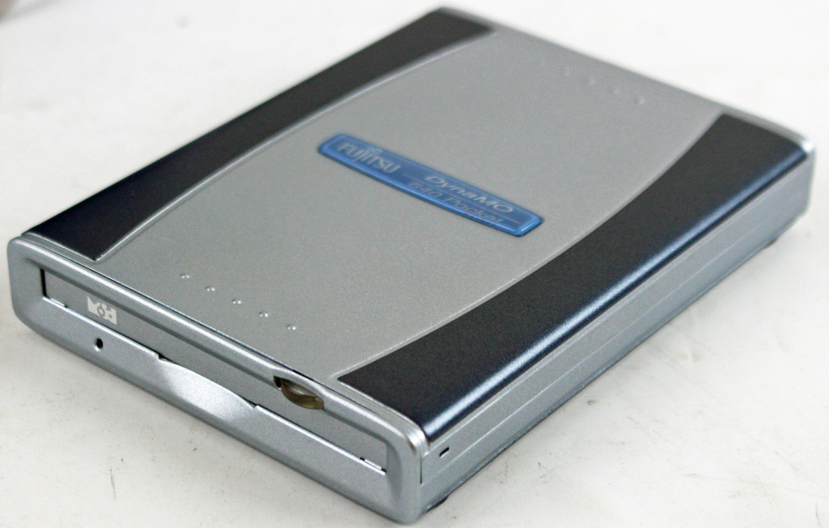 ジャンク品 外付けMOドライブ DynaMO 640 Pocket DMO-640PT 富士通/Fujitsu USBバスパワーMO 箱 取扱 ...