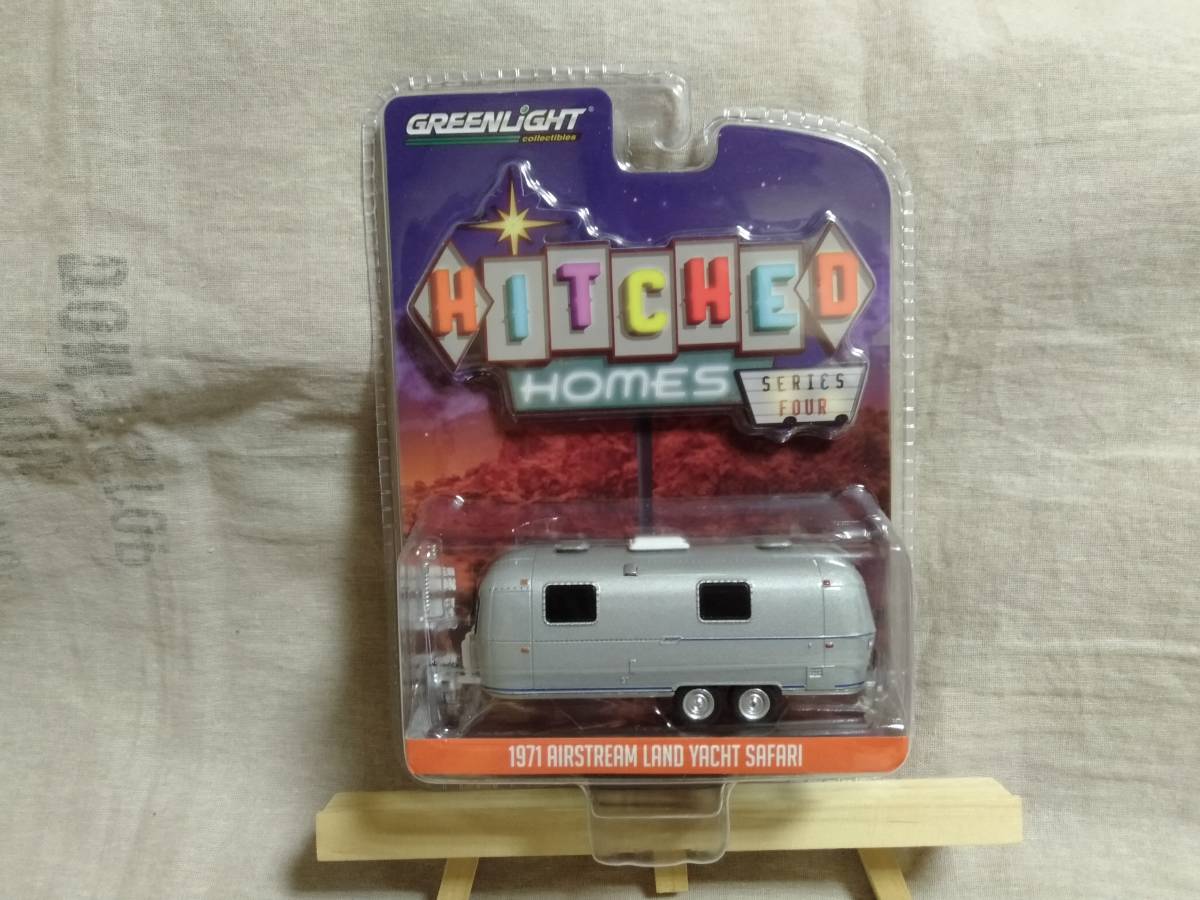 GREENLIGHT 1/64 1971 Airstream Tandem Axle Land Yacht Hitched Homes 7 ...