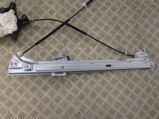 Y0215 ベンツ V350 トレンド W639 639811C 2007年7月 右 フロント PW パワーウインドウモーター レギュレーター ...