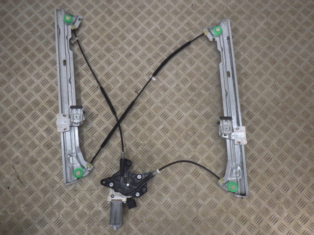 Y0215 ベンツ V350 トレンド W639 639811C 2007年7月 右 フロント PW パワーウインドウモーター レギュレーター ...