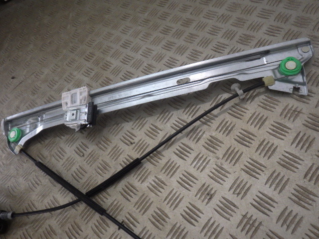 Y0215 ベンツ V350 トレンド W639 639811C 2007年7月 右 フロント PW パワーウインドウモーター レギュレーター ...