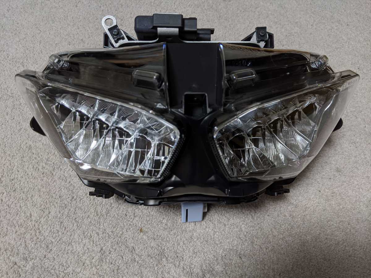 Honda CBR1000RR SC77 ホンダ純正17-19年 純正ヘッドライト ヘッドライトユニット 定価\77300(ヘッドライト ...