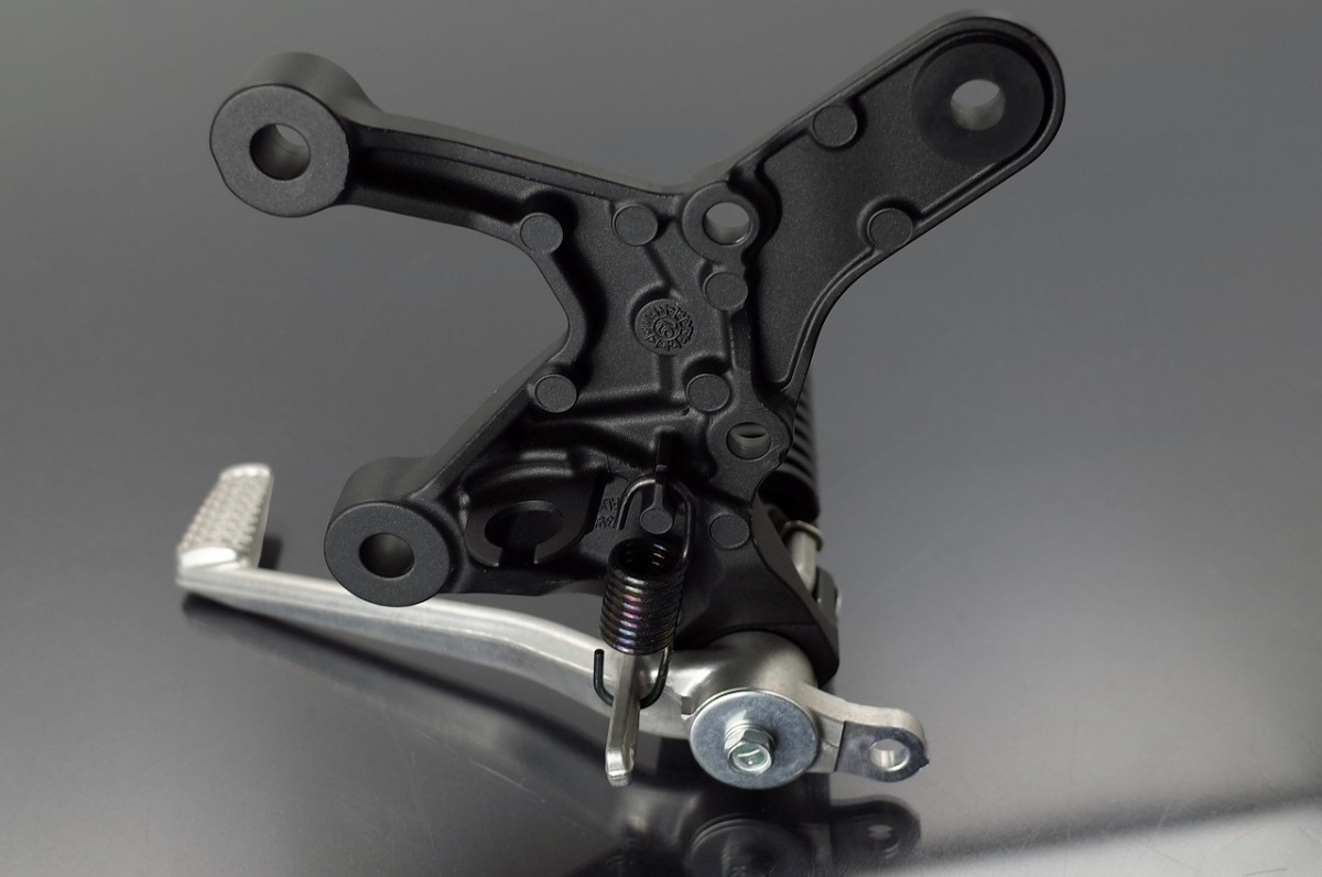 Z900RS 純正 ステップ 右(カワサキ用)｜売買されたオークション情報、yahooの商品情報をアーカイブ公開 - オークファン ...