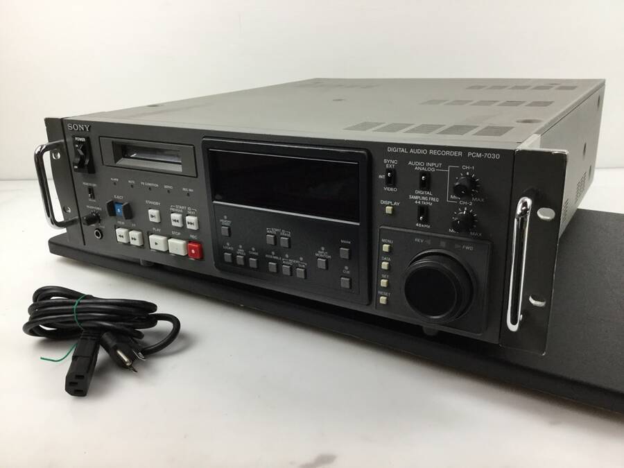 SONY PCM-7030 DIGITAL AUDIO RECORDER 現状品(レコーディング、PA機器)｜売買されたオークション情報 ...