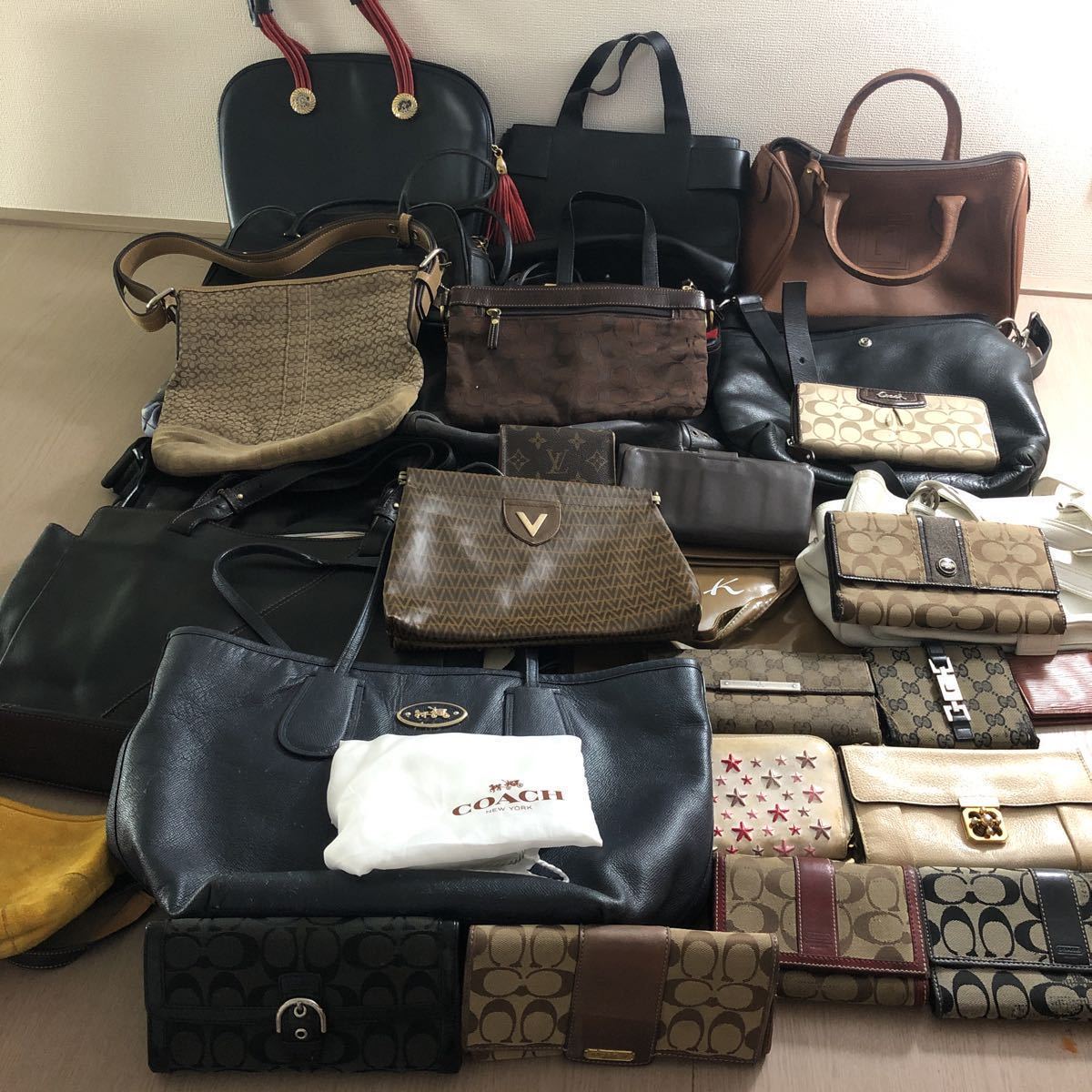 LOUIS VUITTON GUCCI COACH Chloe 他 ブランド バッグ ショルダーバッグ ハンドバッグ 財布 等 大量 まとめ ...