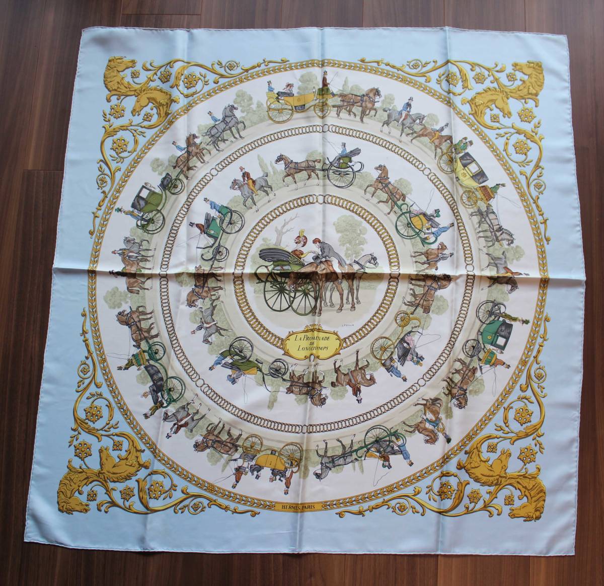 HERMES エルメス スカーフ 馬車柄 LEDOUX ライトブルー 89cm×89㎝ 47(スカーフ)｜売買されたオークション情報、yahooの商品情報をアーカイブ公開 - オークファン ...