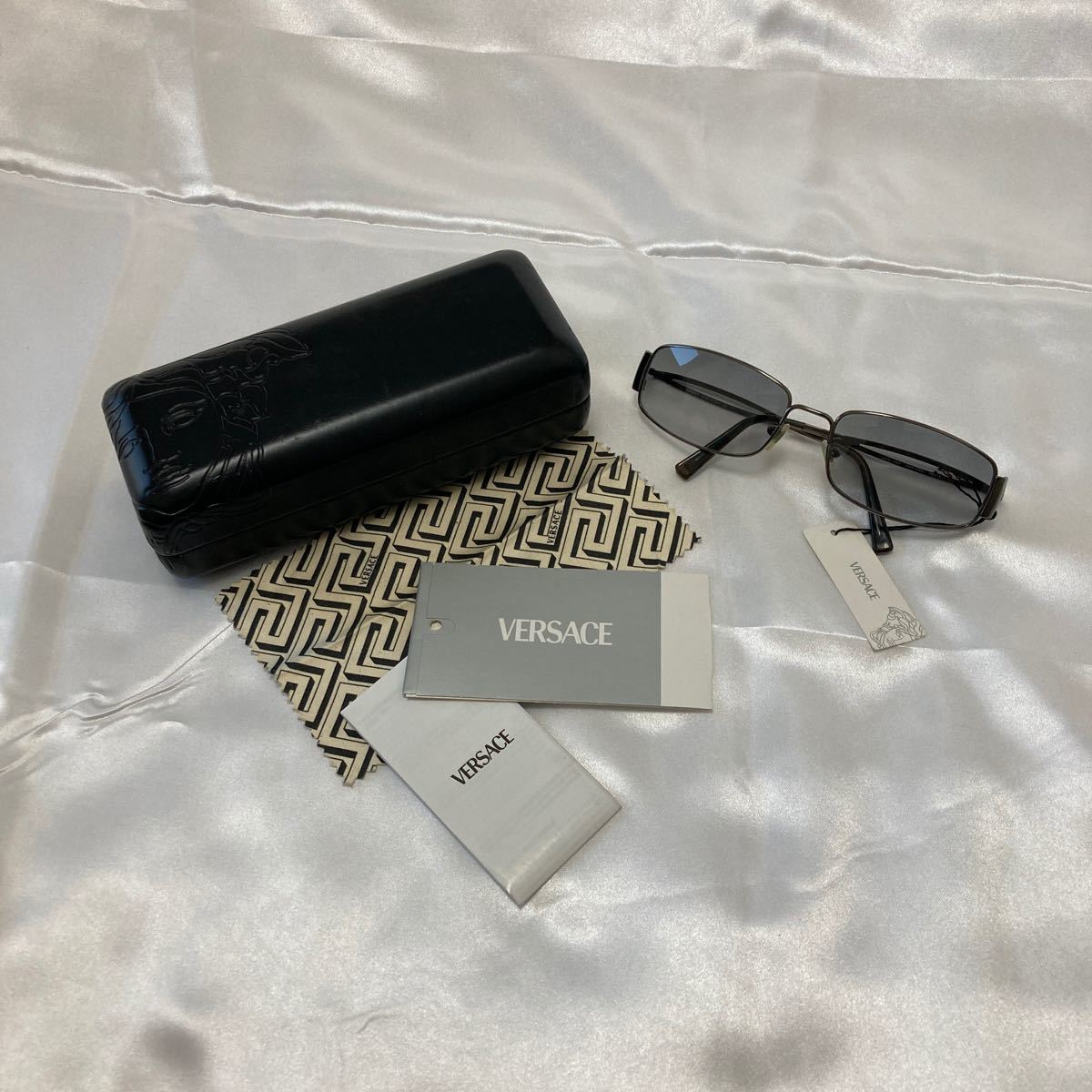 VERSACE サングラス(サングラス)｜売買されたオークション情報、yahooの商品情報をアーカイブ公開 - オークファン（aucfan.com）