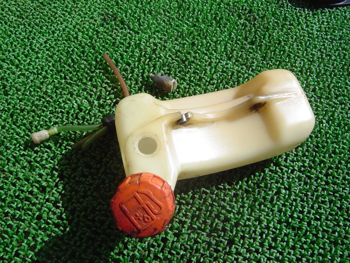 60 共立 エコー ECHO 刈払機 CT24 CT24L 燃料タンク 訳あり品 タンク以外は無料のおまけ(刈払機)｜売買されたオークション情報、yahooの商品情報をアーカイブ公開 ...