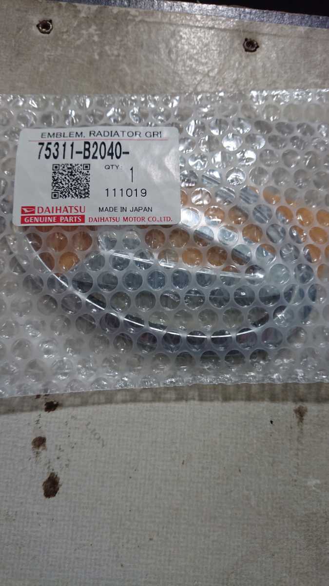 ダイハツ純正 フロントエンブレム 75311-B2040 ムーブ タント(ダイハツ)｜売買されたオークション情報、yahooの商品情報を ...