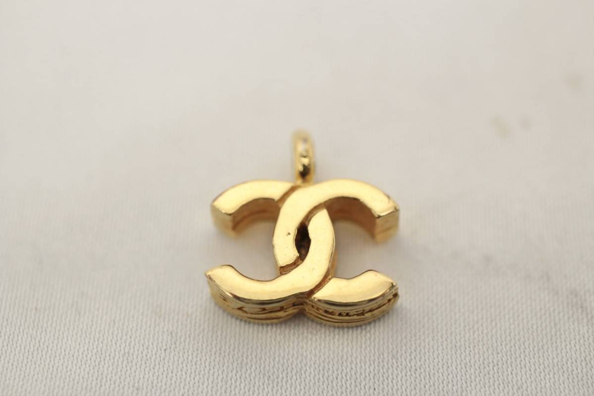3I2622 本物保証 シャネル ペンダントトップ ネックレストップ ココマーク ロゴ ゴールド VINTAGE CHANEL(ネックレス、ペンダント、チョーカー)｜売買されたオークション情報 ...