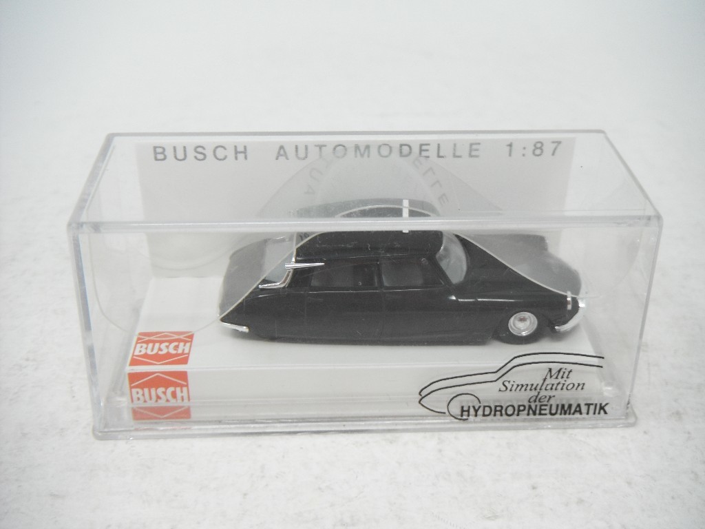 BUSCHブッシュ 1/87 Citroen DS 19 Taxi 黒 シトロエン タクシー 5.4cmミニカー(商用車、公用車)｜売買された ...
