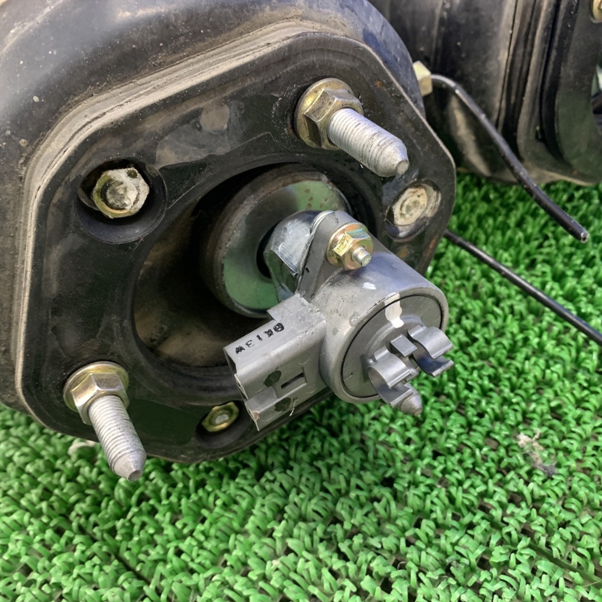 TOYOTA トヨタ センチュリー GZG50 フロントストラット エアサス 左右セット TA-GZG50 平成26年式 4ドア FR 6AT 48010-40070 Y/04-0487(その ...