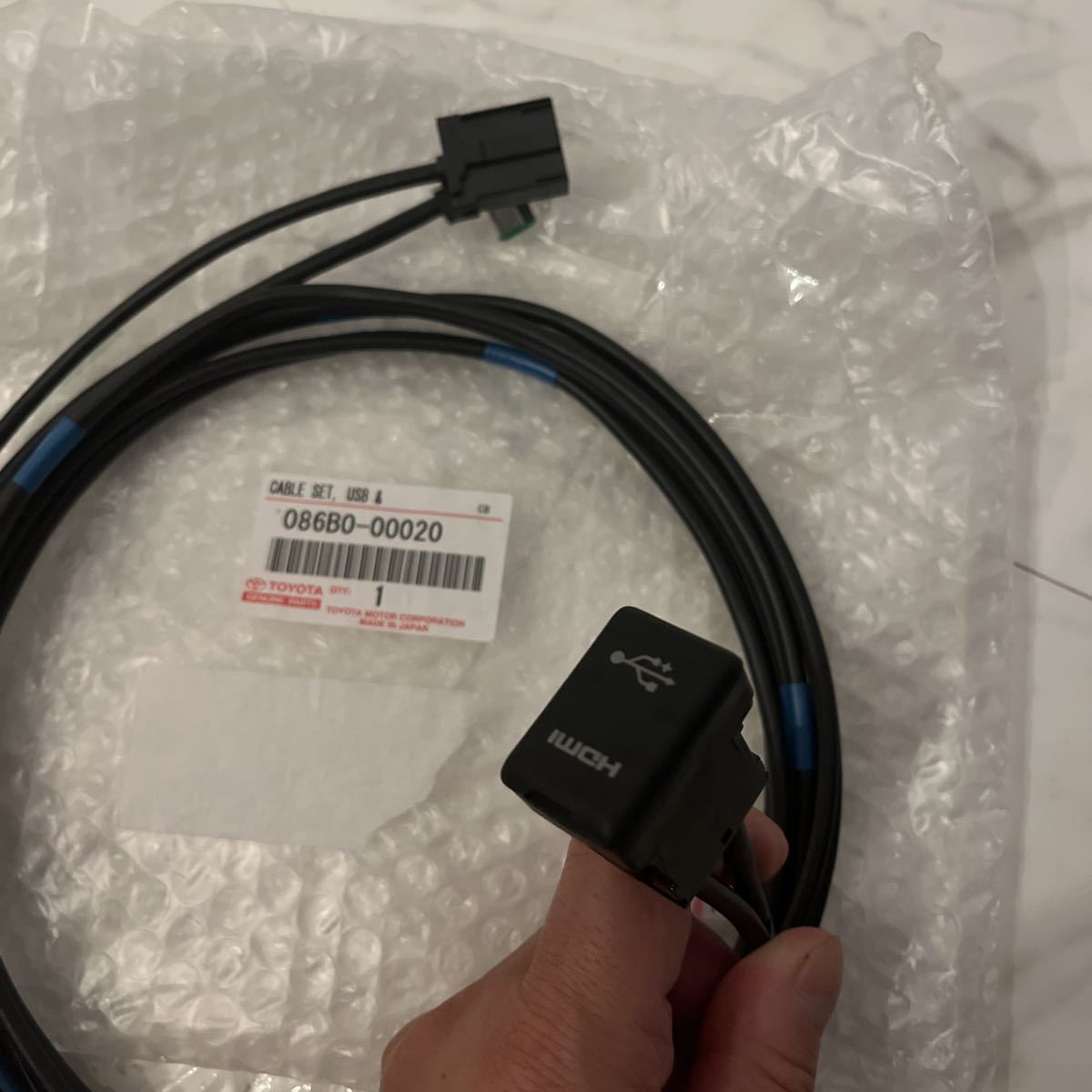 USB/HDMI入力端子 ベゼルタイプ 086B0-00020 トヨタ純正部品(接続ケーブル、ACアダプター)｜売買されたオークション情報 ...