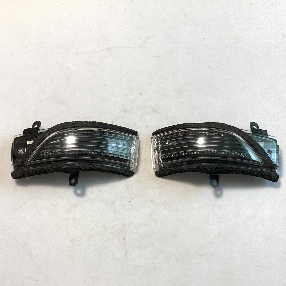 SUBARU レヴォーグVM4 純正品 ドアミラーウインカー(ウィンカー、サイドマーカー)｜売買されたオークション情報、yahooの商品情報をアーカイブ公開 - オークファン（aucfan.com）