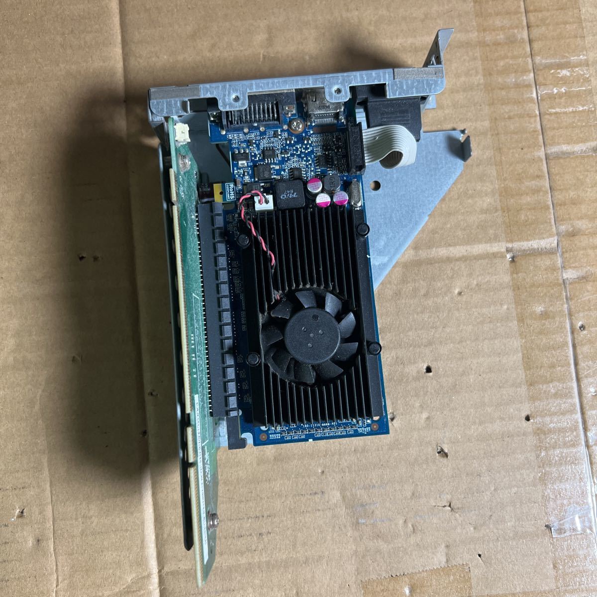 グラフィックボード / 管：G008 富士通 ESPRIMO D582/F D581/D D582/G D752/F 等 ライザー(PCI Express)｜売買されたオークション情報 ...