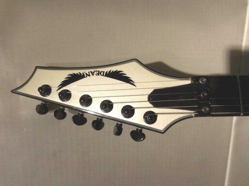 Dean Custom 550 Floyd Metallic White C550F MWH EMG85，EMG81 ディーン(その他)｜売買 ...