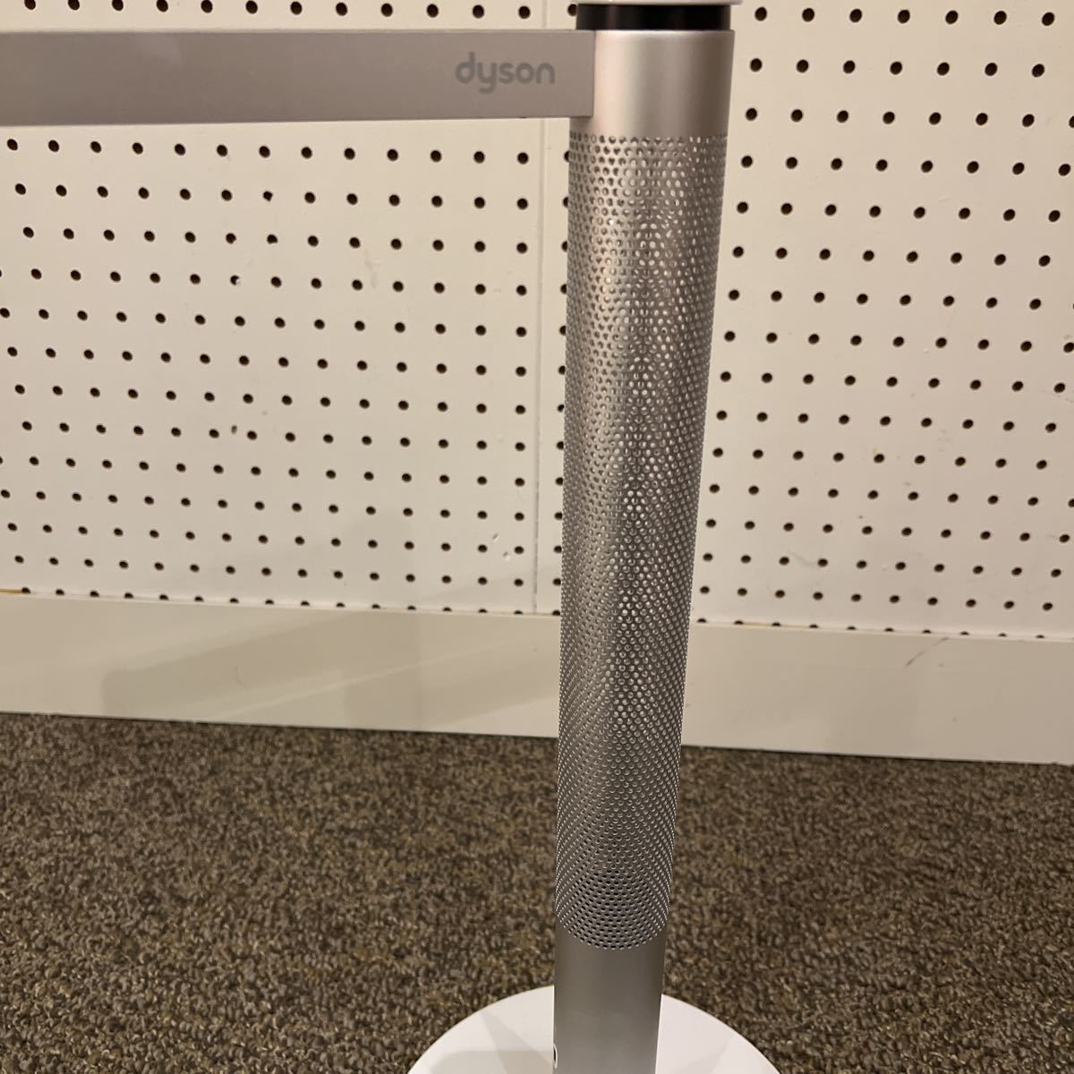 ダイソン Dyson Lightcycle Morph ホワイト／シルバー CD06WS 卓上スタンドライト(デスクライト)｜売買されたオークション情報、yahooの商品情報をアーカイブ公開 ...