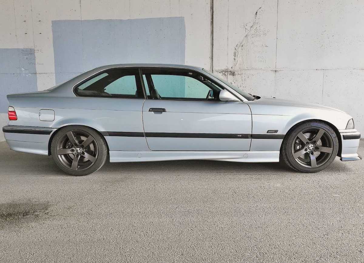 BMW用 8J +30 コンケイブ 5本スポーク rial salerno リアル 17インチ PCD120 ハブ72.6 検 E30 E36 Z3 Z4 E46 E34 E39 E60 ...