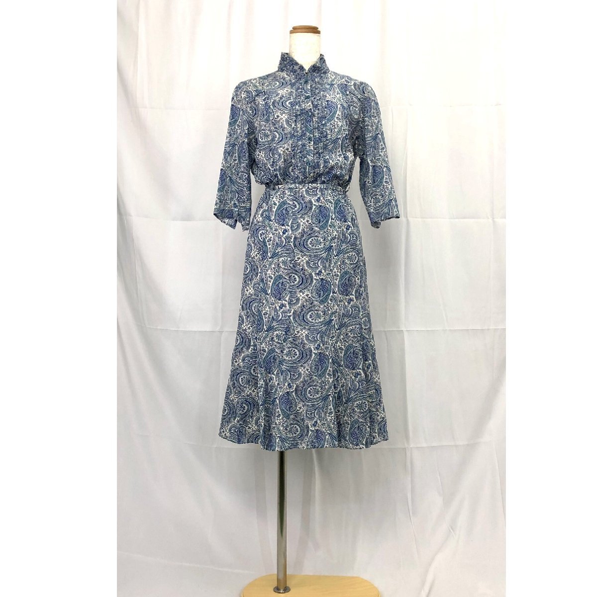 バンベール VINVERT ブラウススーツ セットアップ 9号サイズ フレアースカート ペイズリー 綿100％ コットン スタンドカラー ツーピース(Mサイズ)｜売買されたオークション情報 ...