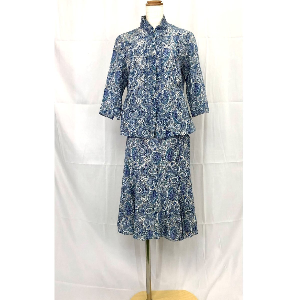 バンベール VINVERT ブラウススーツ セットアップ 9号サイズ フレアースカート ペイズリー 綿100％ コットン スタンドカラー ツーピース(Mサイズ)｜売買されたオークション情報 ...