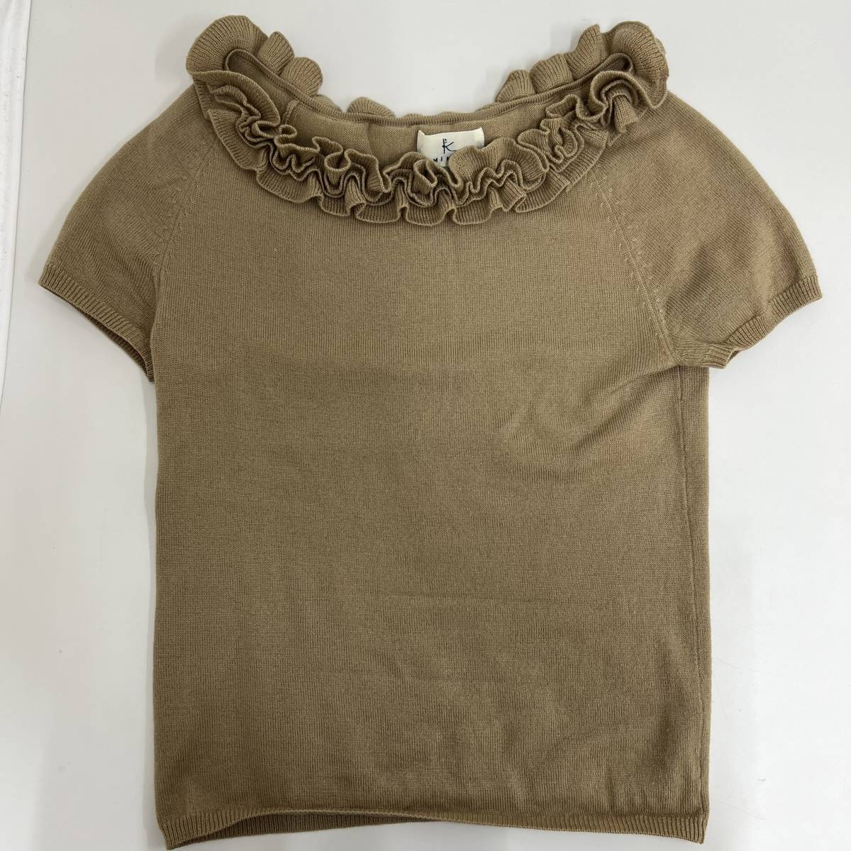 #5773-U KUMIKYOKU 組曲 クミキョク トップス 無地 茶色系 フリル 半袖 レディース サイズ2 保管品 品 現状品(半袖 ...