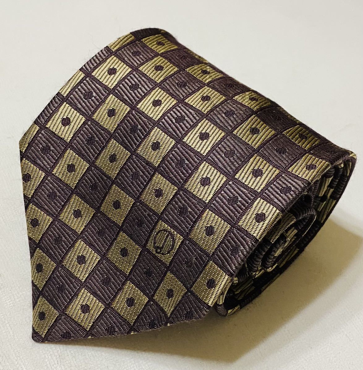 dunhil／ダンヒル／ダンヒルネクタイ／ユーズド／No.86(ネクタイ)｜売買されたオークション情報、yahooの商品情報をアーカイブ公開 - オークファン（aucfan.com）