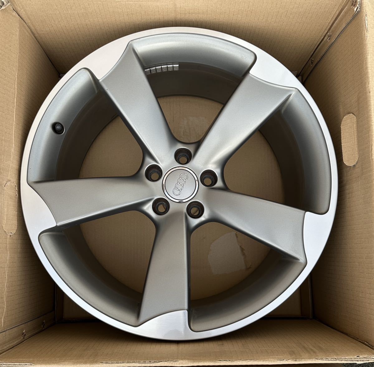 傷無し アウディ RS5 8T 純正 20インチ スポーツホイール4本セット A5 S5 にも(5穴)｜売買されたオークション情報、yahooの商品情報をアーカイブ公開 - オークファン ...