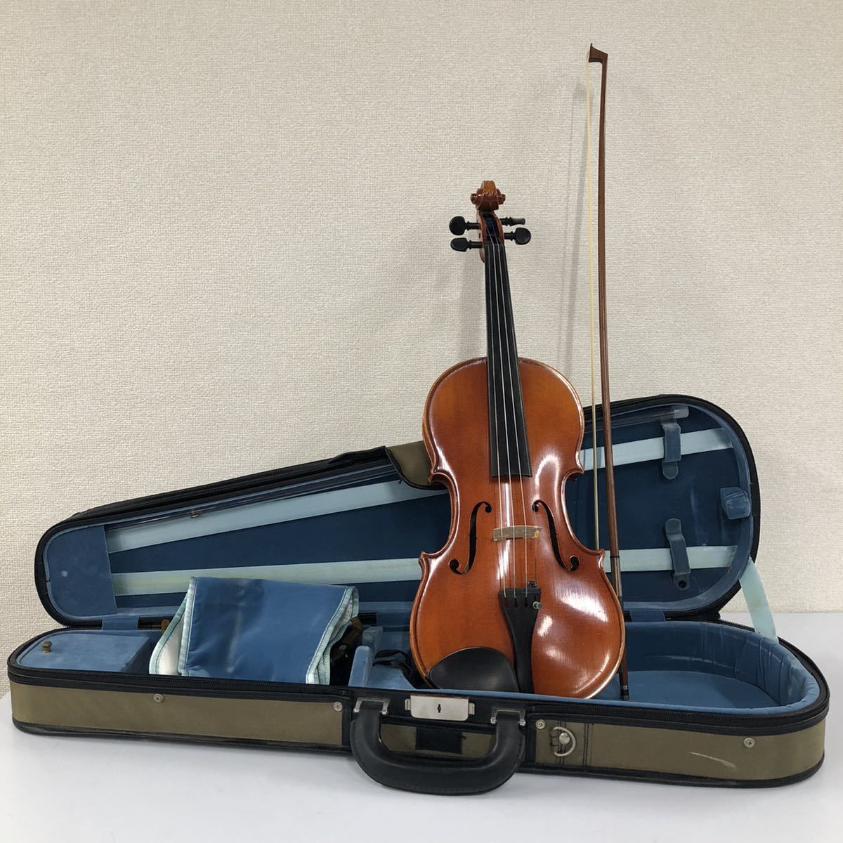 Gt-9 ERNST HEINRICH ROTH BUBENREUTH / ERLANGEN A2.1137 バイオリン 1969年製 比較的状態良好 弓:LEFIN セミハードケース付 ...