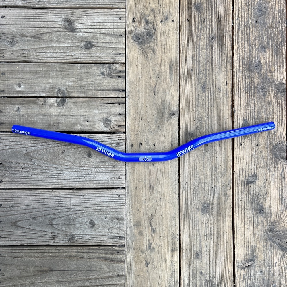 激レア grunge ライザーバー ハンドル 25.4mm × 700mm アルミ製 青 ピスト MTB(ライザーバー)｜売買されたオークション情報、yahooの商品情報をアーカイブ公開 ...