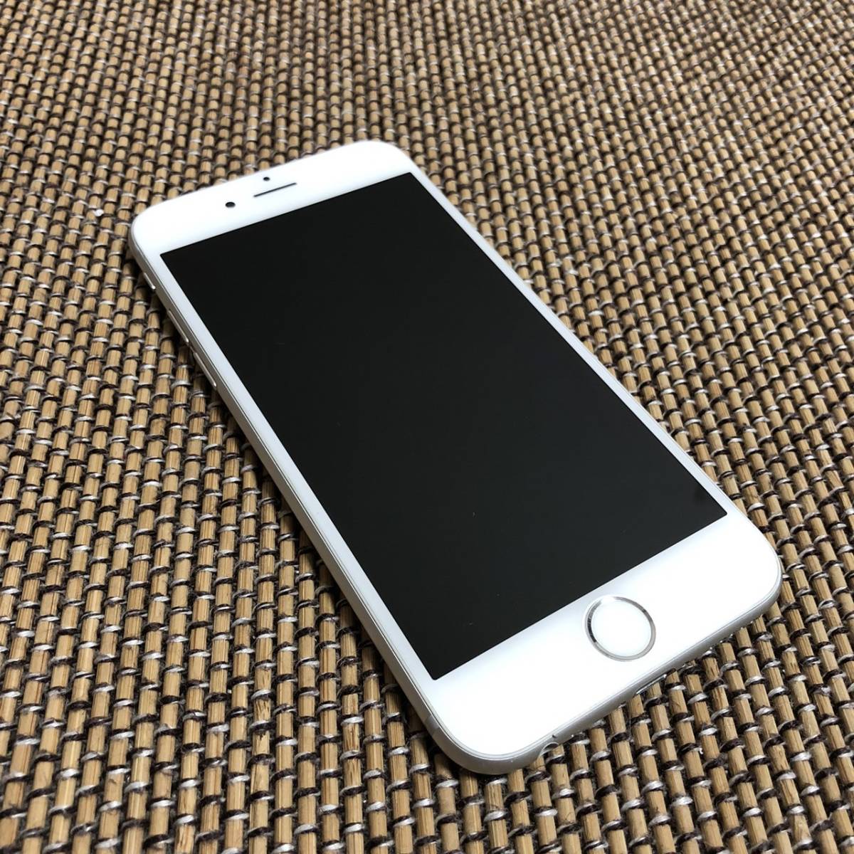 iPhone6 64GB シルバー SIMフリー バッテリー最大容量92％ A1586(iPhone)｜売買されたオークション情報、yahooの商品情報をアーカイブ公開 - オークファン ...