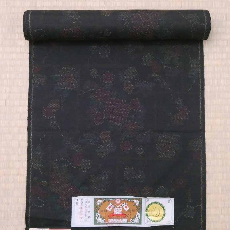 2312A-2232 関着/反物/大島紬/花柄/ /未仕立て/正絹/ 梱包サイズ：60(大島紬)｜売買されたオークション情報、yahooの商品情報をアーカイブ公開 - オークファン ...