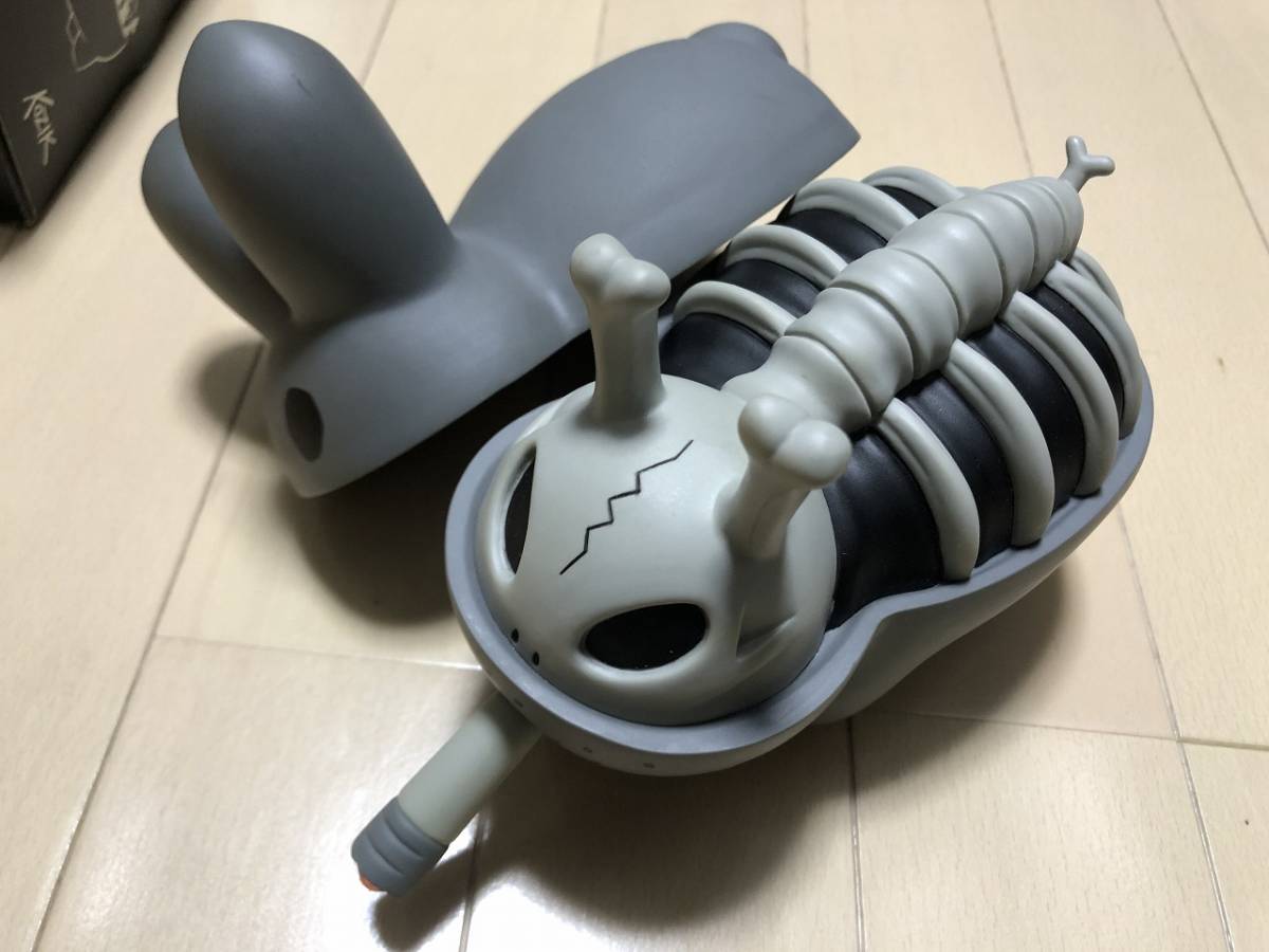 DEPT x MEDICOM TOY KOZIK SMOKIN BUNNY BONE BUNNY フィギュア スモーキンバニー メディコムトイ ...