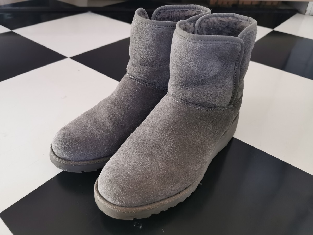 UGG Kristin クラシックブーツ グレー 24cm ムートンブーツ スエード アグ(US7)｜売買されたオークション情報、yahooの商品情報をアーカイブ公開 - オークファン ...