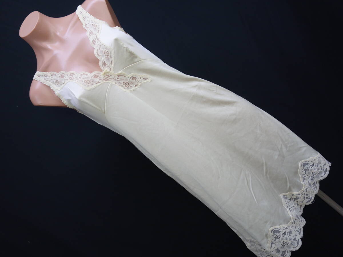 5137 B90 スリップ CHARLE シャルレ LB021 胸元レース(Lサイズ)｜売買されたオークション情報、yahooの商品情報をアーカイブ公開 - オークファン（aucfan.com）