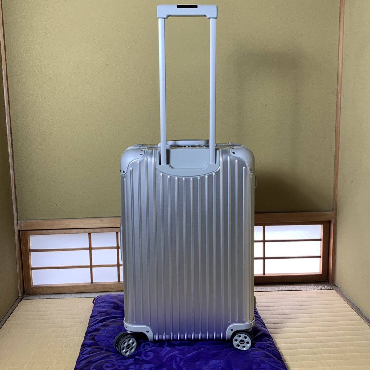 RIMOWA 廃版 トパーズ E-tag 67L(リモワ)｜売買されたオークション情報、yahooの商品情報をアーカイブ公開 - オークファン（aucfan.com）