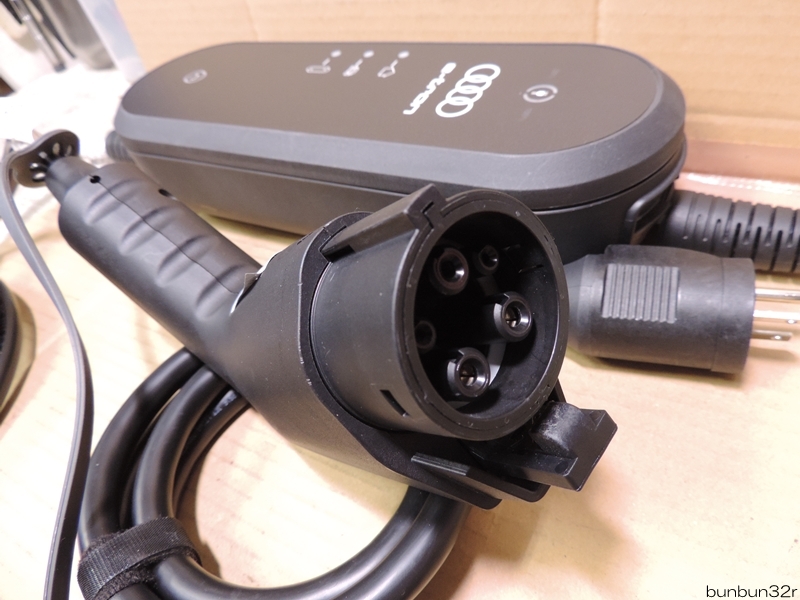 AUDI/アウディ e-tron 充電ケーブル/Universal Charger IC-CPD Basis 16A/200V 綺麗(アウディ用)｜売買されたオークション情報、yahooの商品 ...