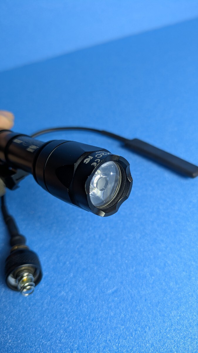 SUREFIRE KX2C フラッシュライト タクティカルライト ウェポンライト LEDライト シュアファイア リモートスイッチ付(パーツ ...