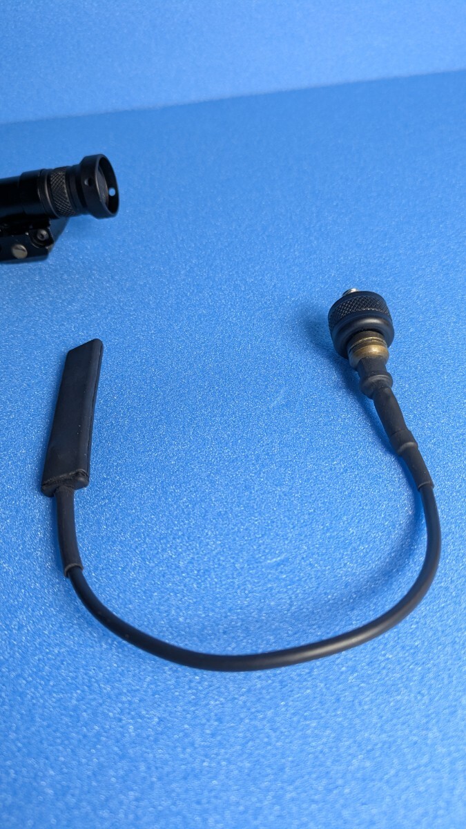 SUREFIRE KX2C フラッシュライト タクティカルライト ウェポンライト LEDライト シュアファイア リモートスイッチ付(パーツ ...