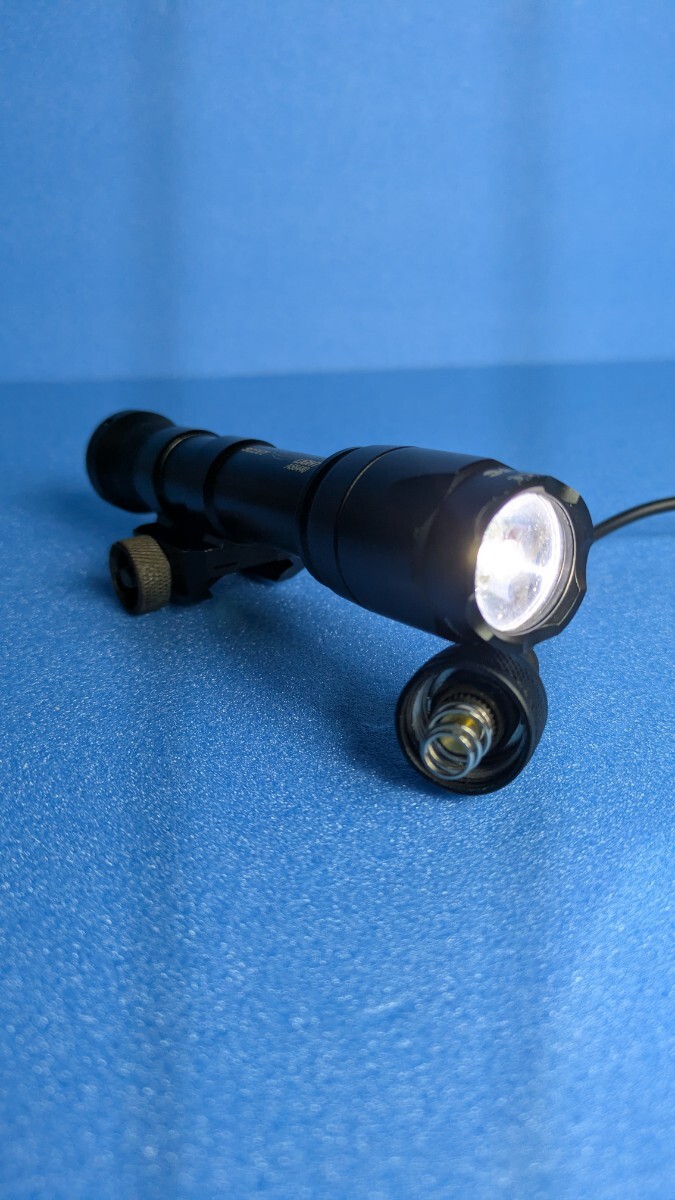 SUREFIRE KX2C フラッシュライト タクティカルライト ウェポンライト LEDライト シュアファイア リモートスイッチ付(パーツ ...