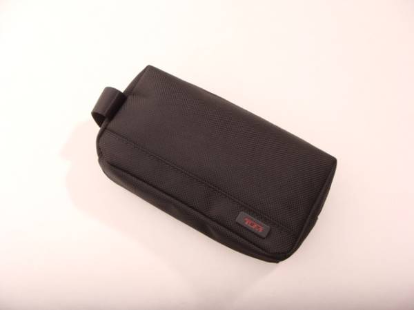 TUMI ∥ #14881D トゥミ軽量SMALL KIT ∥ BLACK(その他)｜売買されたオークション情報、yahooの商品情報をアーカイブ公開 - オークファン（aucfan.com）
