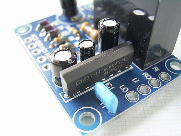 uPC1237HA スピーカー保護＆ミュート キット(パーツ、部品)｜売買されたオークション情報、yahooの商品情報をアーカイブ公開 ...