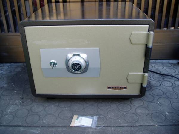 Tocabi耐火金庫:使用確認済：鍵付(金庫)｜売買されたオークション情報、yahooの商品情報をアーカイブ公開 - オークファン ...