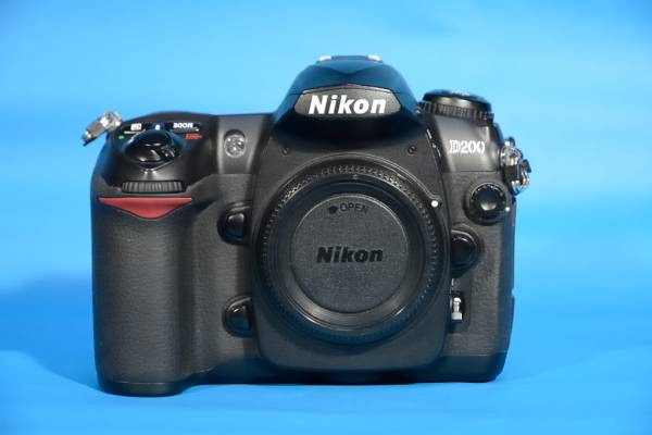 Nikon D200&MB-D200 ちょっと訳あり(ニコン)｜売買されたオークション情報、yahooの商品情報をアーカイブ公開 ...
