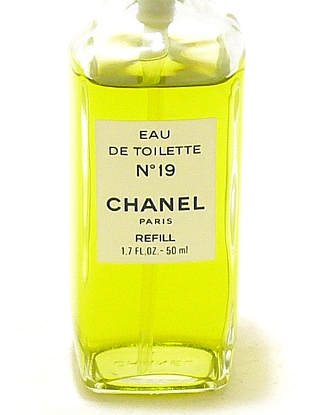 T435d 香水 CHANEL シャネル No.19 19番 EDT 50ml 残多(シャネル)｜売買されたオークション情報、yahooの商品 ...