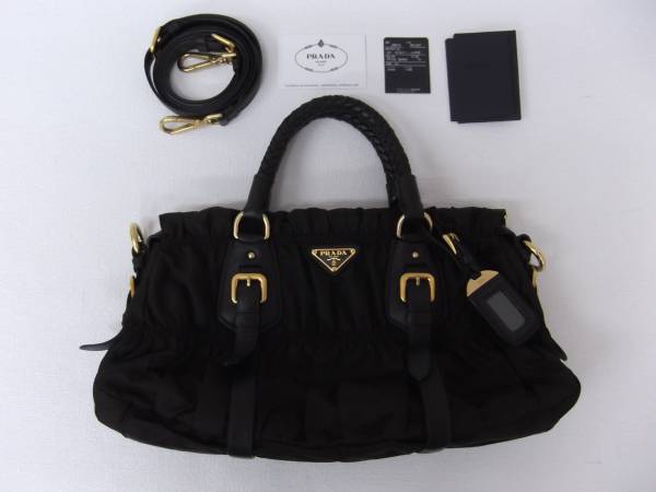 超 PRADA プラダ ハンドバッグ ギャザーバッグ 革タグ(ハンドバッグ)｜売買されたオークション情報、yahooの商品情報をアーカイブ公開 - オークファン（aucfan.com）