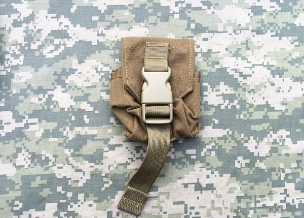 実物 LBT-9008A フラググレネード ポーチ CB M67 eod eagle seals 6094(マガジンポーチ)｜売買されたオークション情報、yahooの商品情報をアーカイブ公開 ...