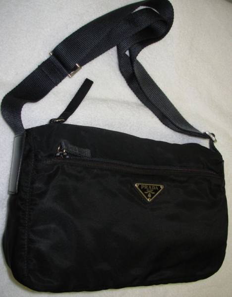 確実本物PRADA斜掛ショルダーB10140黒 良品(ショルダーバッグ)｜売買されたオークション情報、yahooの商品情報をアーカイブ公開 - オークファン（aucfan.com）